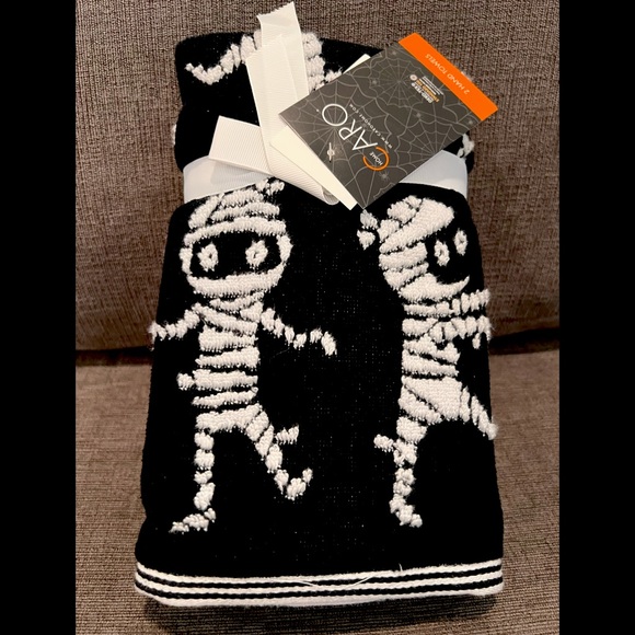 Caro Home | Bath | New Reversible Caro Hand Towels 2 Pk Mummy Htf Black ...